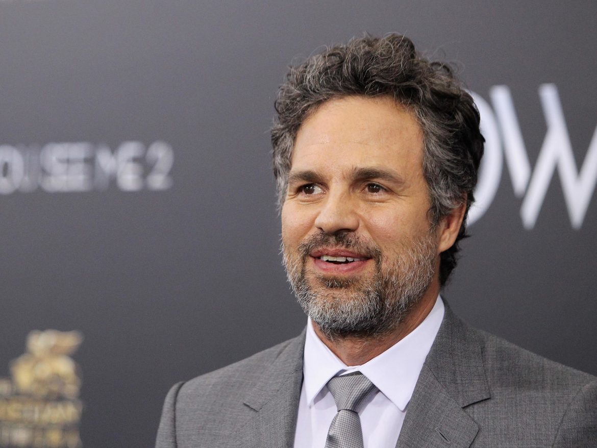 Pakistani photographer recalls life lessons from actor Mark Ruffalo ...