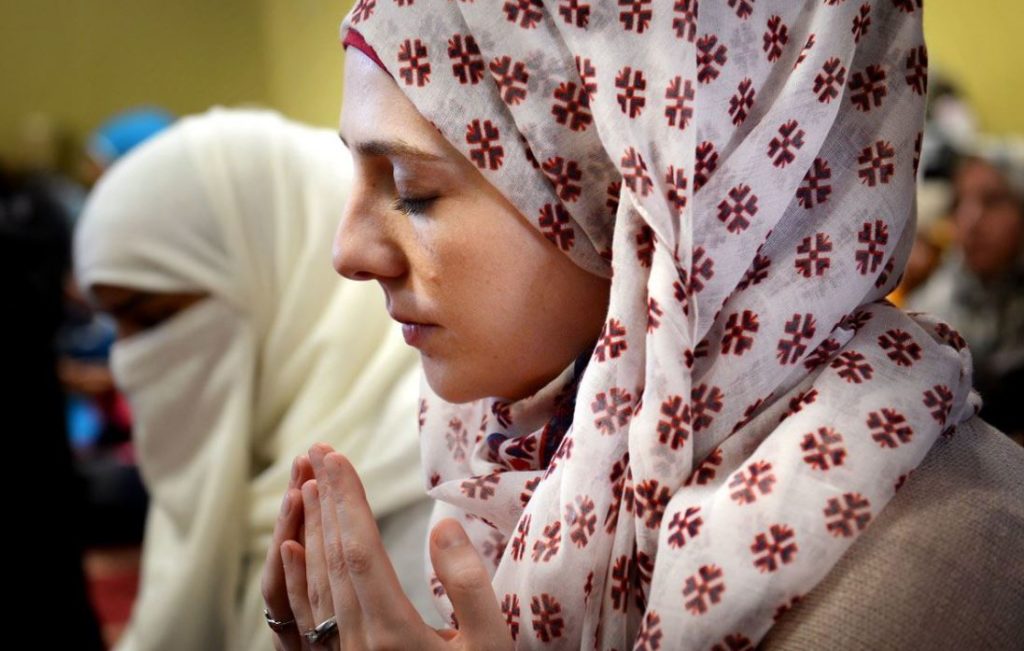 Supporting New Muslims Goes Beyond “Mashallah” - Aquila Style