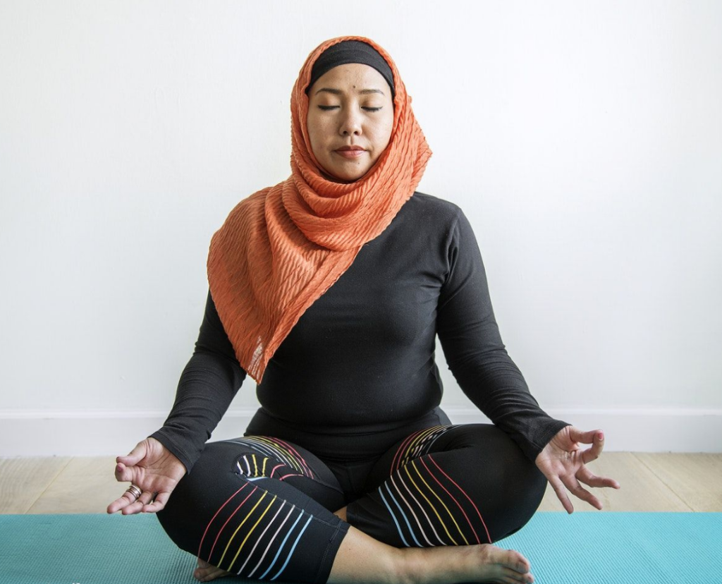 5 Ways Yoga Is A Basic Practice for Muslims - Aquila Style