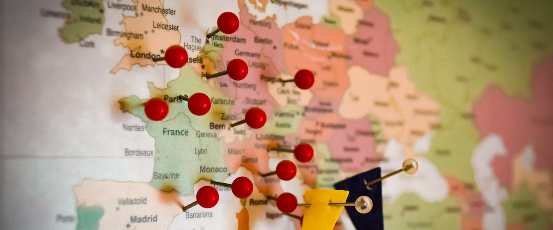 10 Essential Tips for Studying Abroad in 2024 - Aquila Style