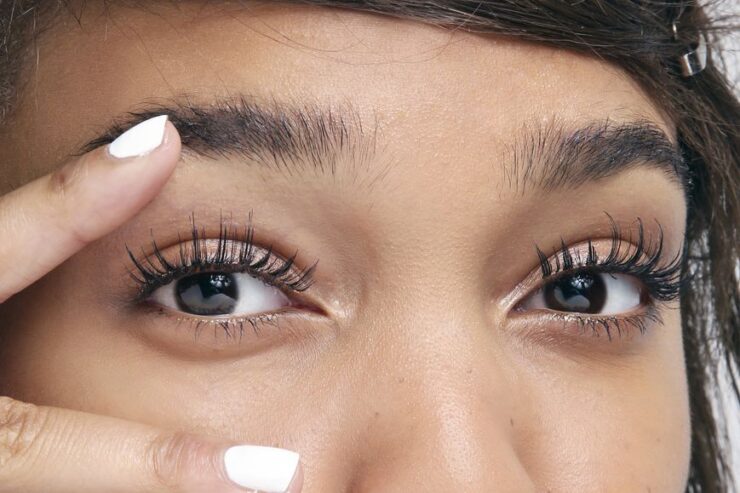 Great Ways to Grow Your Own Eyelashes - Aquila Style
